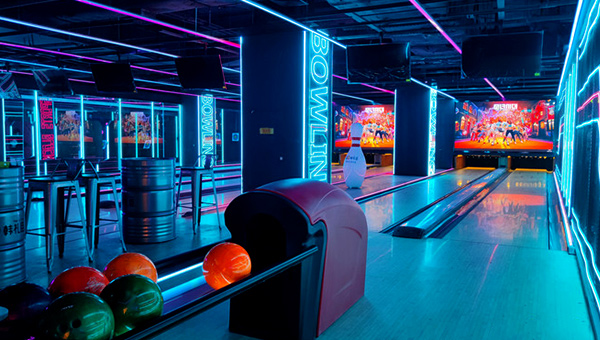 Professional bowling equipment, Bowling alley manufacturers | Flying