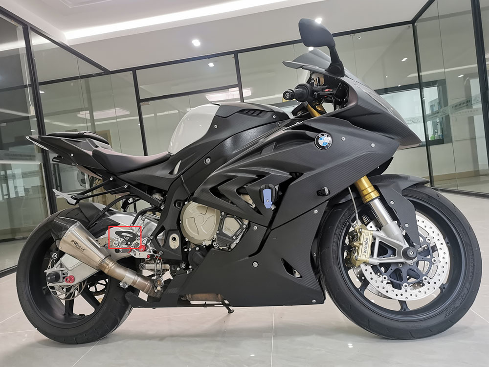 Custom BMW S1000RR Carbon Fiber Heel Plates - Supreem Carbon