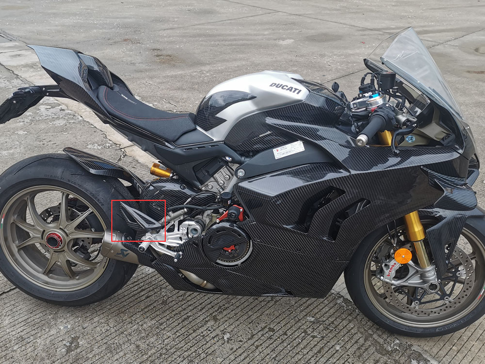 Ducati Panigale/Streetfighter V4 Carbon Fiber Heel Guards - Supreem Carbon